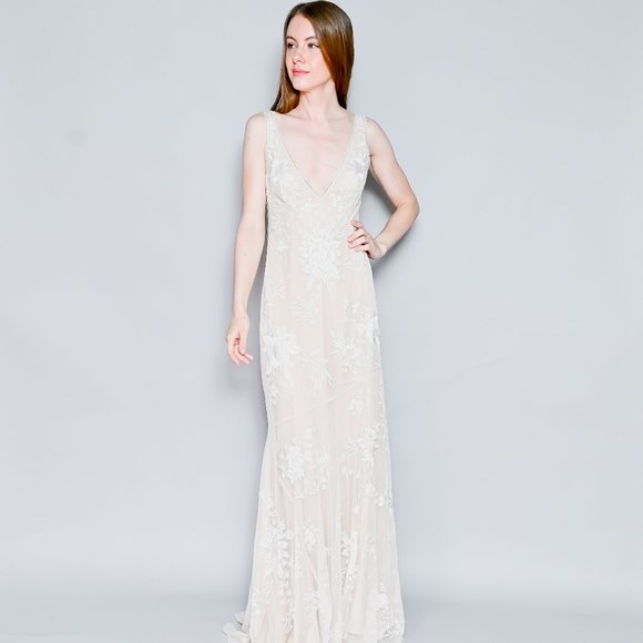 By Watters | Dresses | By Watters Sheath Tulle Vneck Bridal Dress Nwt 4 ...